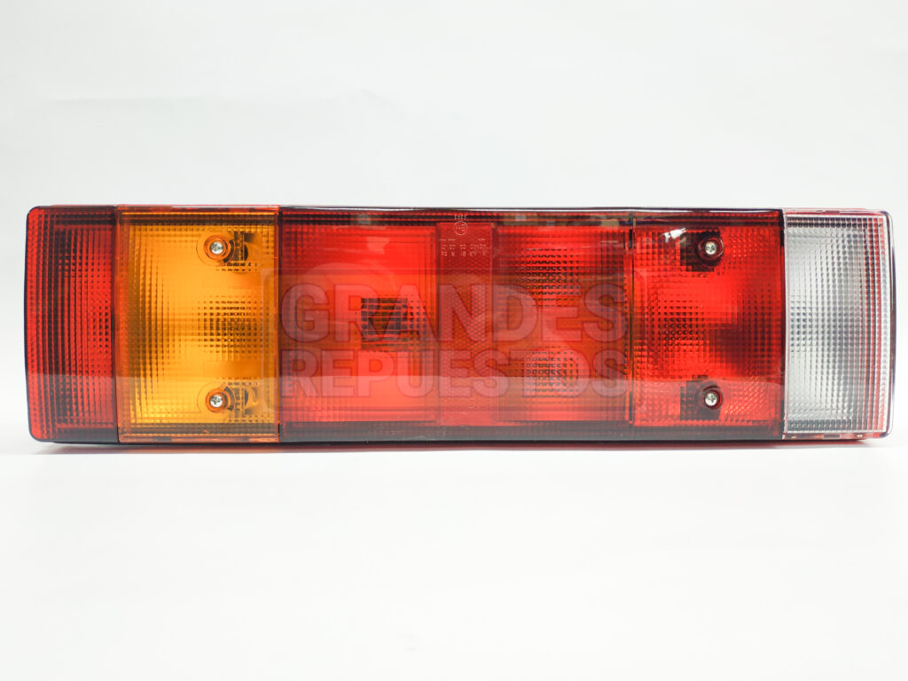 FARO TRASERO STRALIS CON LUZ PATENTE • Grandes Repuestos